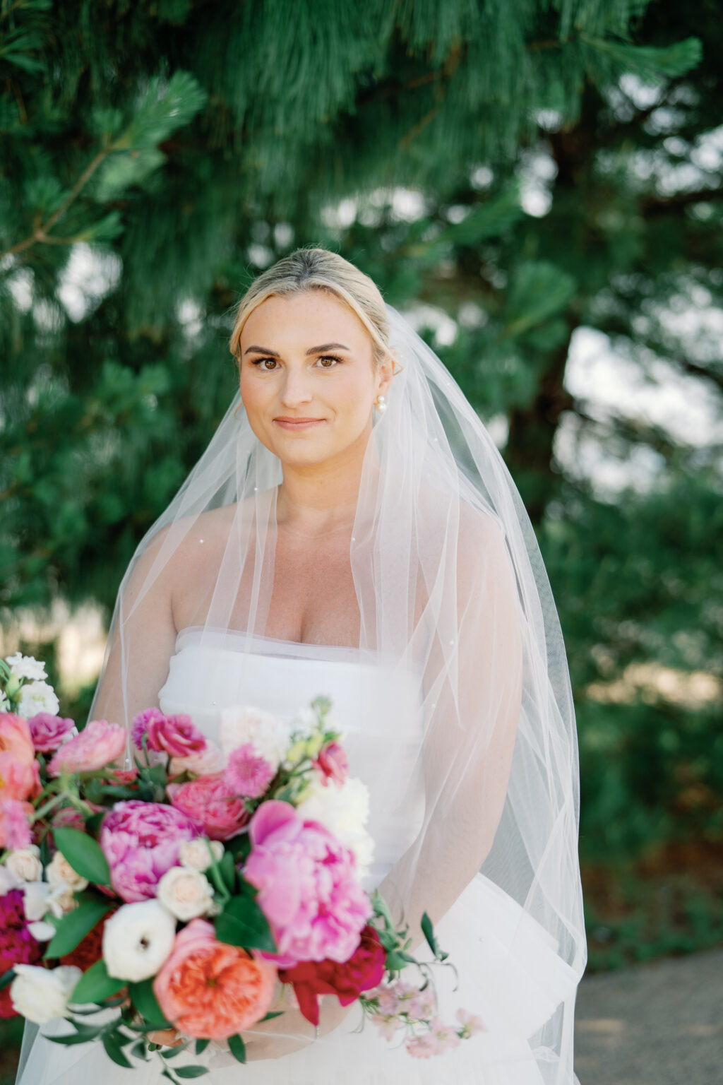 Maggie + Conner // Sea of Pinks at the Army Navy Country Club | Vida Events